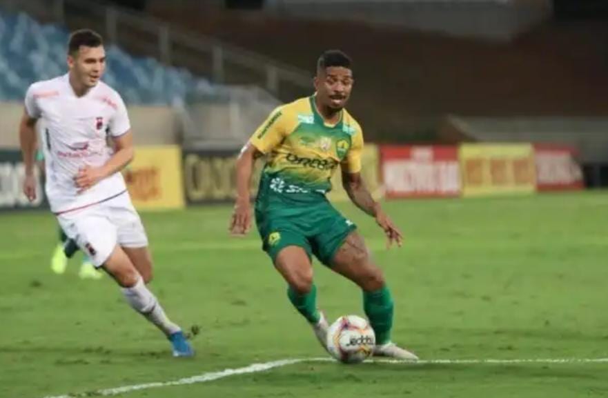 Concorrente da Série B entra na briga com o Goiás pela contratação de ...