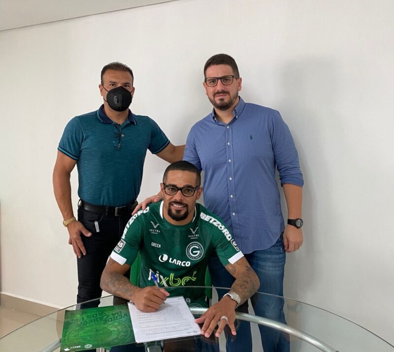 Welliton pede 15 dias para estar em forma e só deve permanecer no Goiás ...